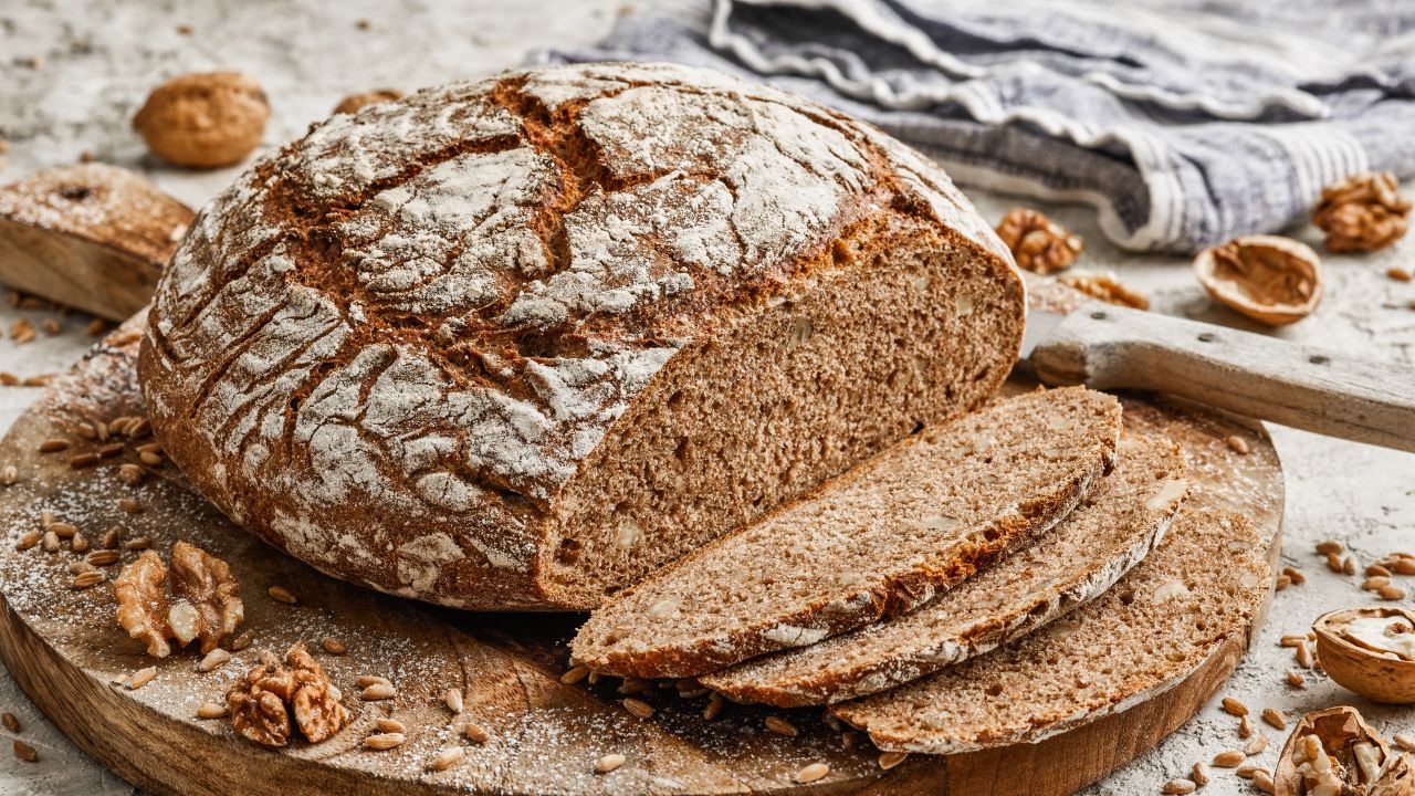 Dinkelbrot mit Walnüssen