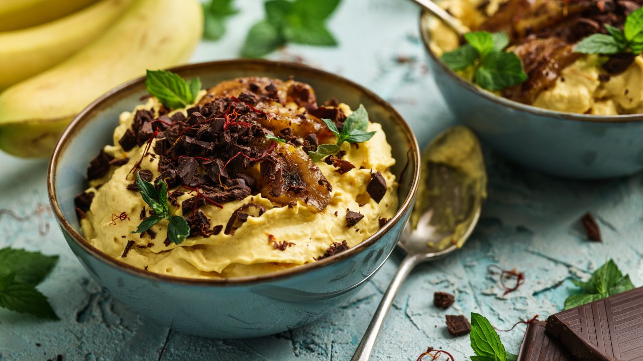Safran-Creme mit Gewürz-Bananen